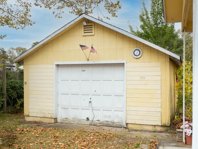 219 Kettle Creek Road
