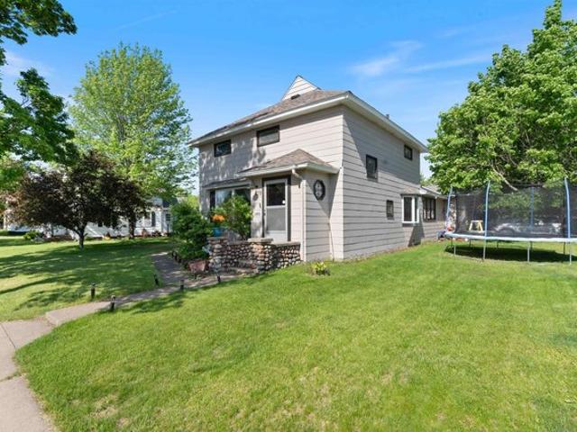 219 High St, Spooner, WI 54801