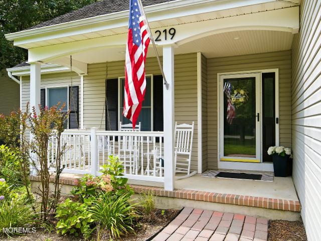 219 Hilliard Boulevard