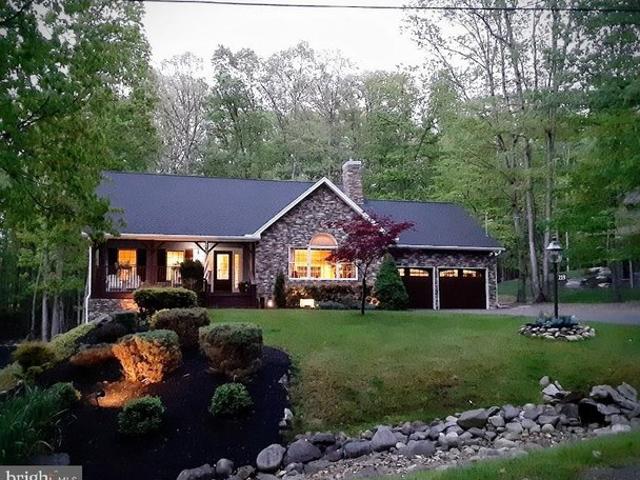 219 Owego Dr, Hazleton, PA 18202