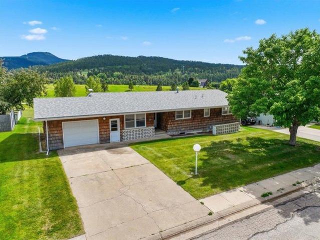219 Lariat Dr, Spearfish, SD 57783