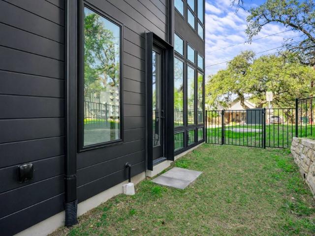 219 Lessin Ln, Unit 10A, Austin, TX 78704 | MLS #9764