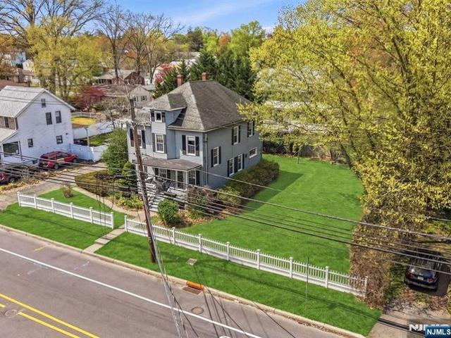 219 Livingston St, Northvale, NJ 07647
