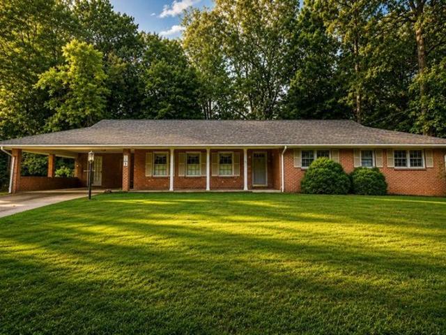 219 Mowbray Arch, Danville, VA 24541