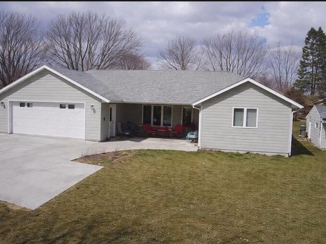 219 Main St E, Clarks Grove, MN 56016