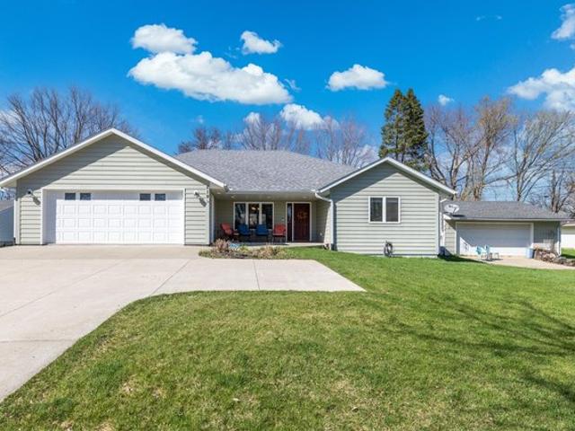219 Main St E, Clarks Grove, MN 56016