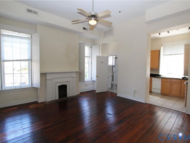 219 N 19th Street U31