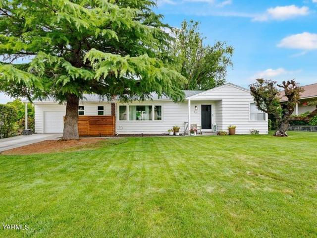 219 N 26th Ave, Yakima, WA 98902