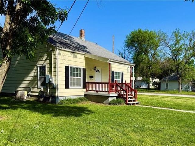 219 N Tower St, Nevada, MO 64772