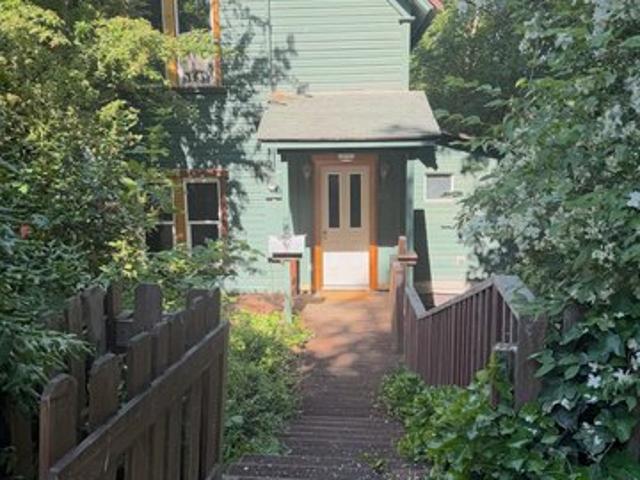 219 N Washington St, Moscow, ID 83843