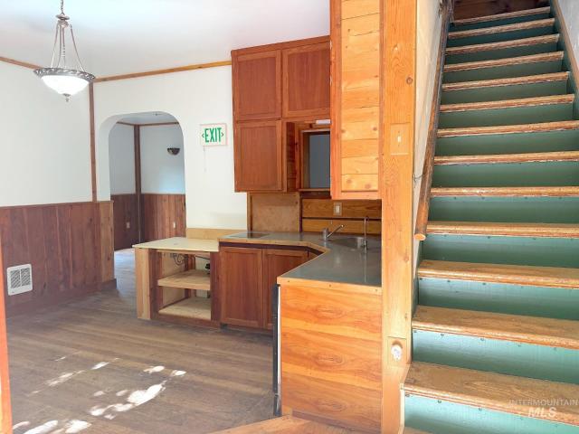 219 N Washington