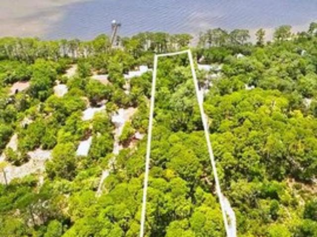 219 N Bayshore Dr, Eastpoint, FL 32328