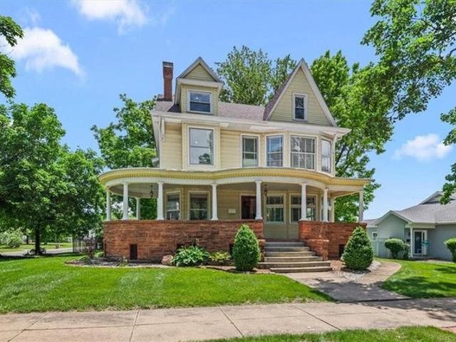 219 N Broadway St, Shelbyville, IL 62565