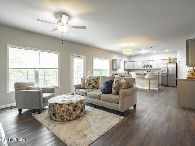 219 N Canterbury Glen Dr