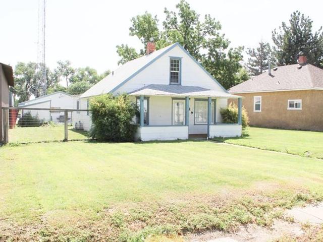 219 S Albany St, Yuma, CO 80759