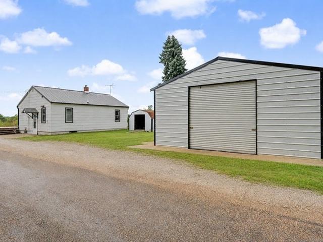 219 S Columbia St, Columbia, IA 50057