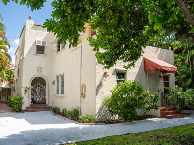 219 Seminole Ave, Palm Beach, FL 33480 | MLS #R11114