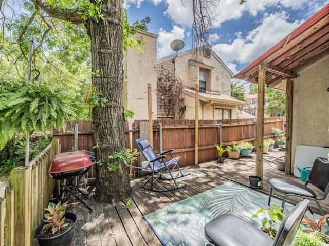 219 Shady Lane Dr, Fort Worth, TX 76112