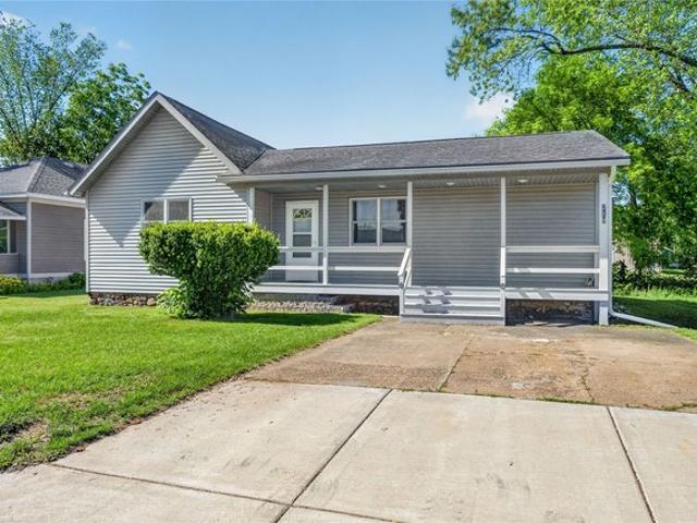 219 Spruce St, Spooner, WI 54801