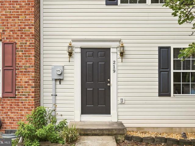 219 Surrey Club Lane
