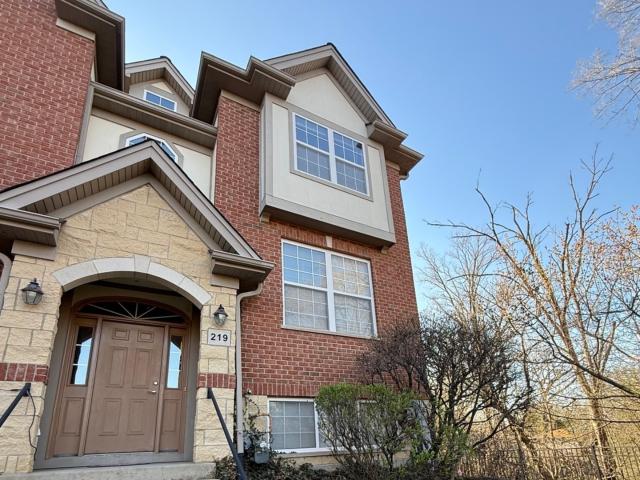219 River Front Dr, Mount Prospect, IL 60056 | MLS #12612 | Compass