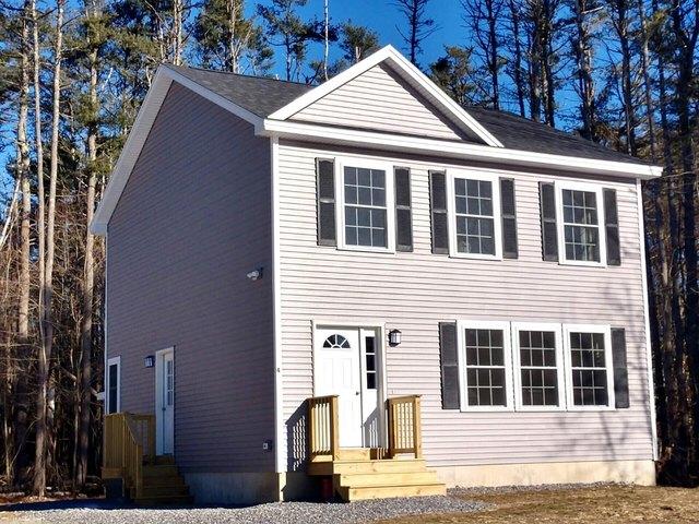 219 River Rd, Topsham, ME 04086