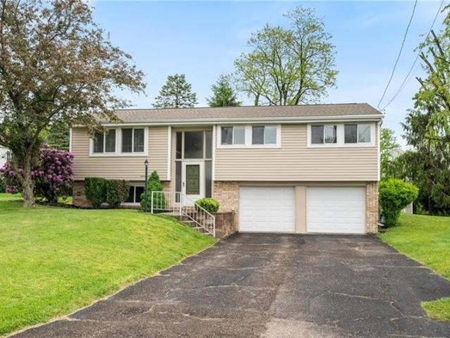 219 Rivercrest Dr, Coraopolis, PA 15108