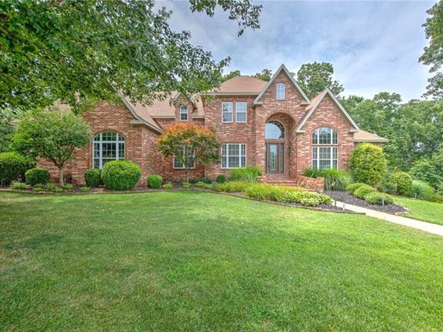 219 Ridgefield St, Bentonville, AR 72712
