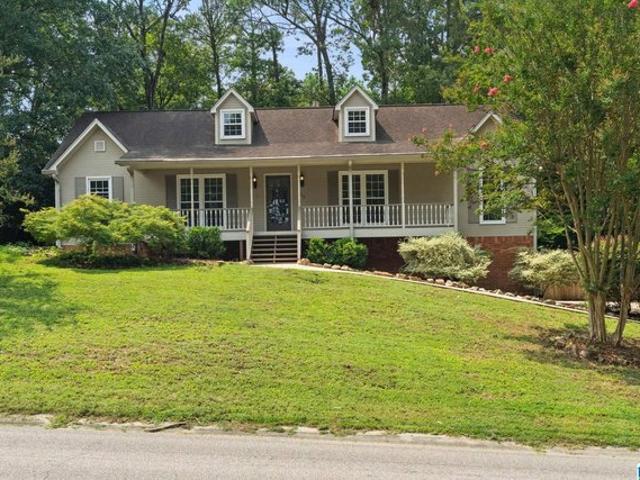 219 Russet Woods Dr, Hoover, AL 35244