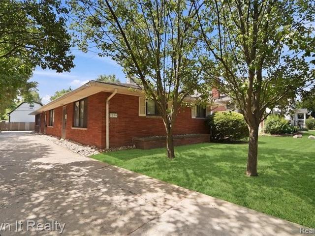 219 W 12 Mile Rd, Royal Oak, MI 48073