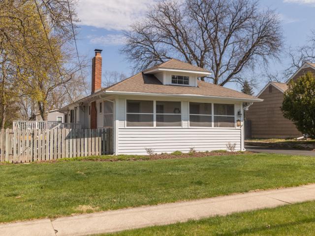 219 W Oak Avenue