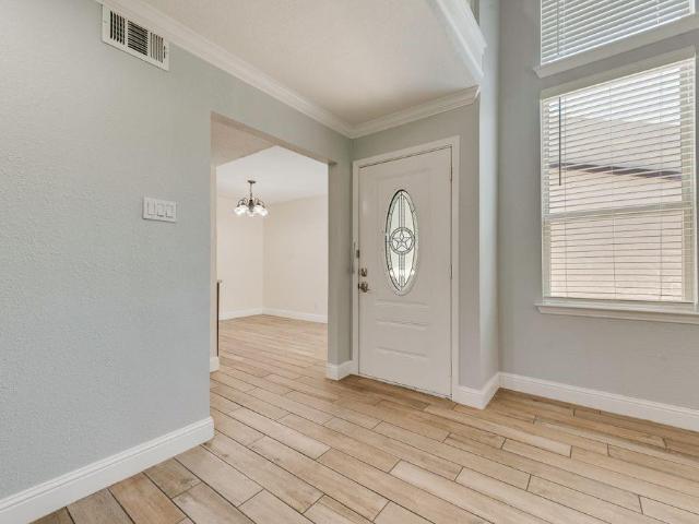 219 W Rochelle Road