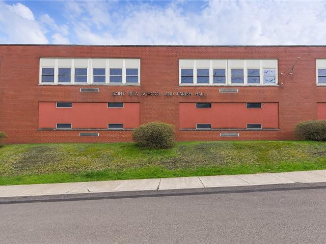 219 W Schwab Ave