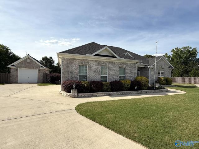 219 Woodgrove Drive NW
