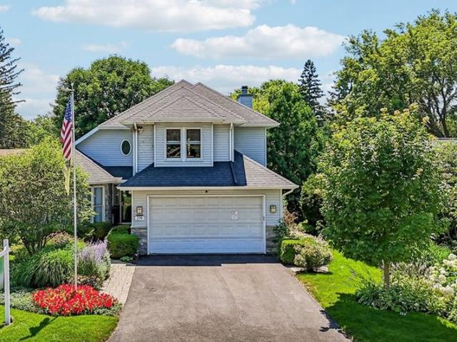 219 Woodlawn Dr, Mundelein, IL 60060