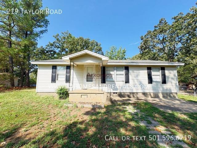 219 Taylor Road | 2 Bedrooms | 1 Bathroom ~ 1/2 Off First Month's Rent Special!