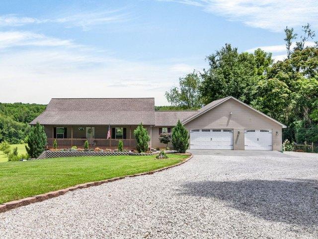 219 Zizka Dr, Sparta, TN 38583