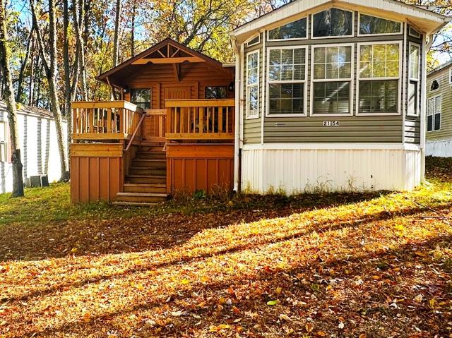 21 54 Woodhaven Lakes Drive