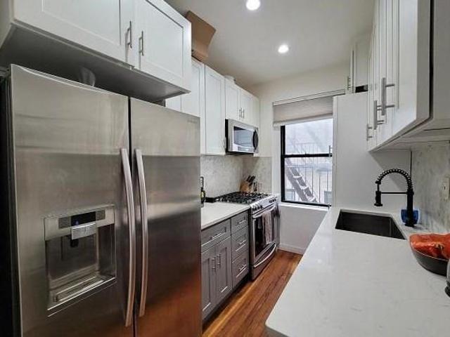 21 68 35th St #3 A, New York, NY 11105
