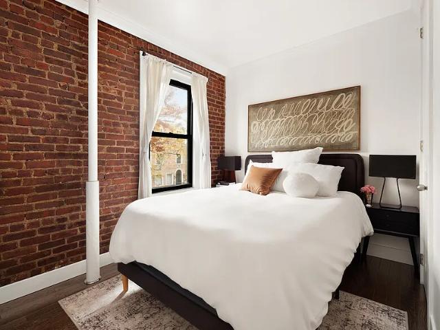 21 06 35th Street, Queens, NY