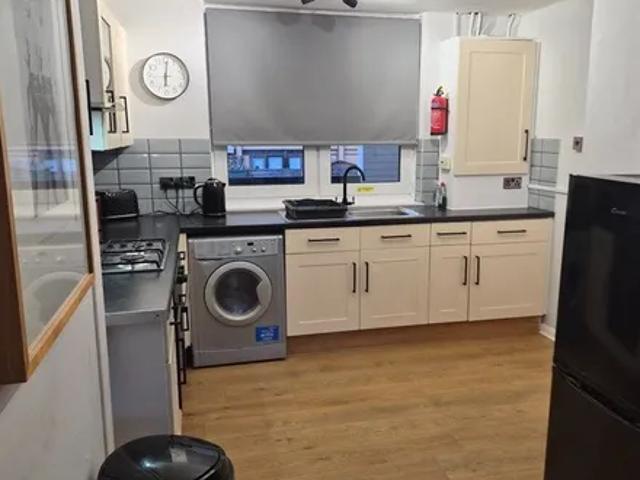 21 103 Seyssel Street, Cubitt Town, London, E14 3EH, United Kingdom | 3 bed house for rent #114908668 | Rentberry