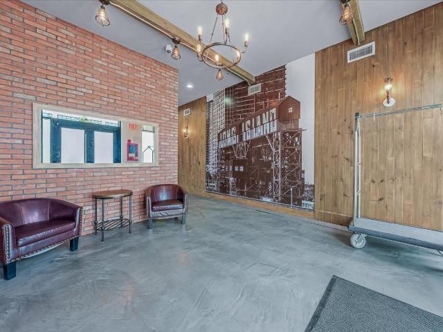21 10 44th Drive, Unit 2B