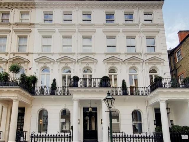 21 22 Prince Of Wales Terrace, London W8 3 bed apartment to rent £20,085 pcm £4,635 pw