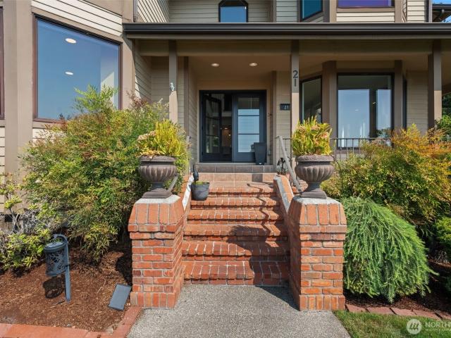 21 33rd Avenue Ct NW