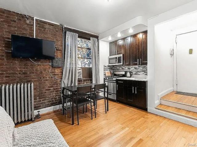 21 37 33rd Street, Unit 1E | Compass