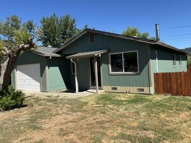 21 3rd Ave, Lewiston, CA 96052