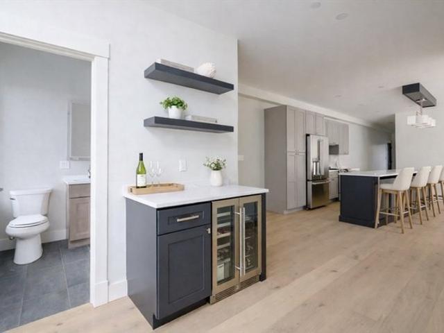 21 Tanglewood Rd Unit 2, Boston, MA 02124