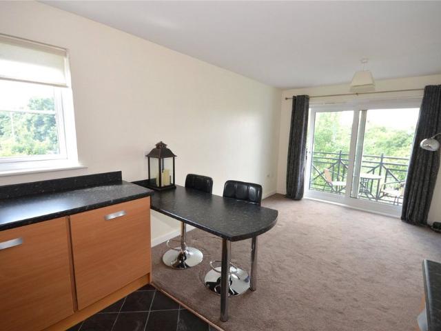 21, The Oaks, Leeds, LS10 4GZ