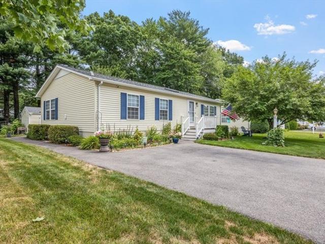 21 Trailwood Dr, Bridgewater, MA 02324