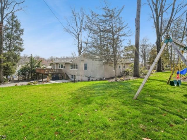 21 Tremont Ter, Livingston, NJ 07039 | MLS #4021 | Compass